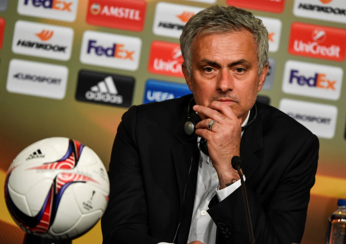 "Me siento muy feliz por ver a mis jugadores con el trofeo": 'Mourinho ...