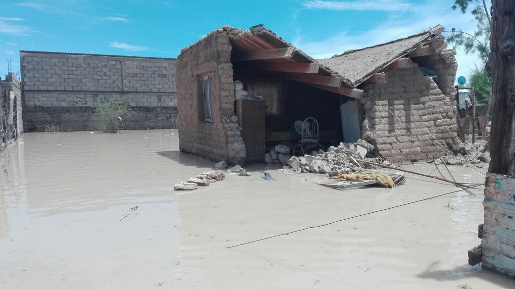 Apoyan a familias afectadas en el poblado de Ceballos, Durango ...