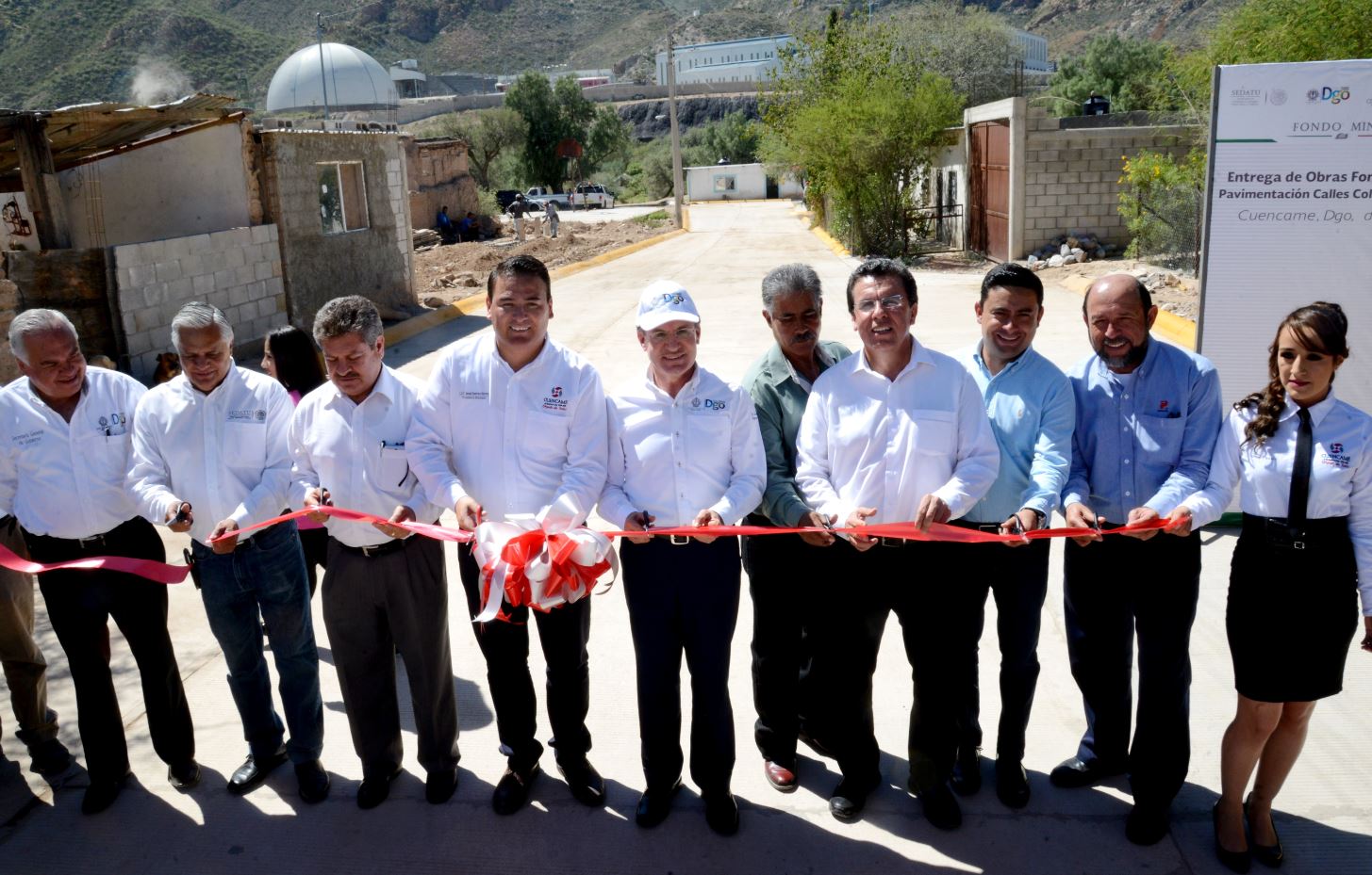 Lleva Aispuro beneficios a Velardeña | Telediario México