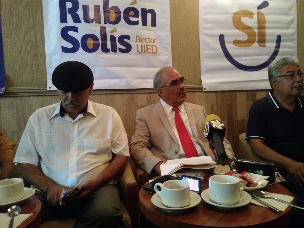 Rubén Solís busca la rectoría de la UJED | Telediario México