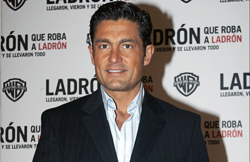 Sorprende nuevo look de Fernando Colunga | Telediario México