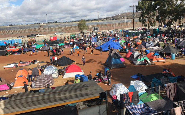Alistan dos espacios más para migrantes en Tijuana | Telediario México