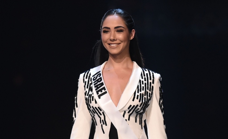 Miss Israel hace historia al desfilar con pantalón en Miss Universo ...