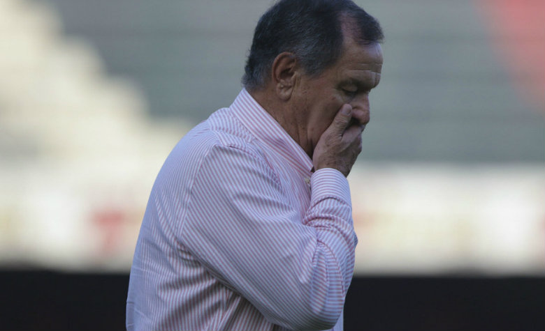 'Ojitos' Meza renuncia como director técnico de Veracruz | Telediario ...