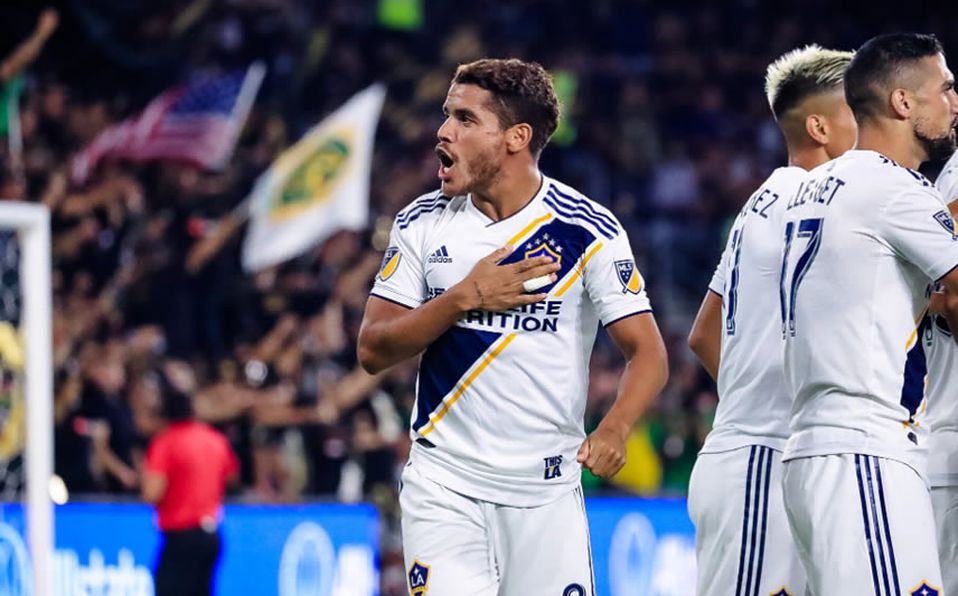 Nadie está pensando en vender a Jona dos Santos: Dennis te Kloese ...