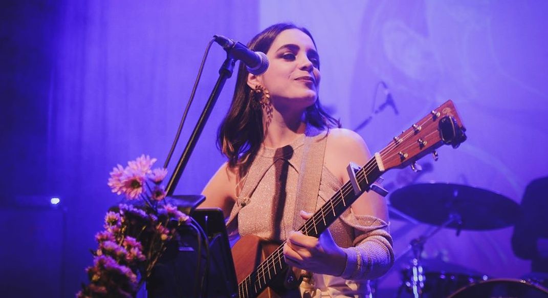 Llega Ceci Juno a conquistar con 'Fantasmas' | Telediario México