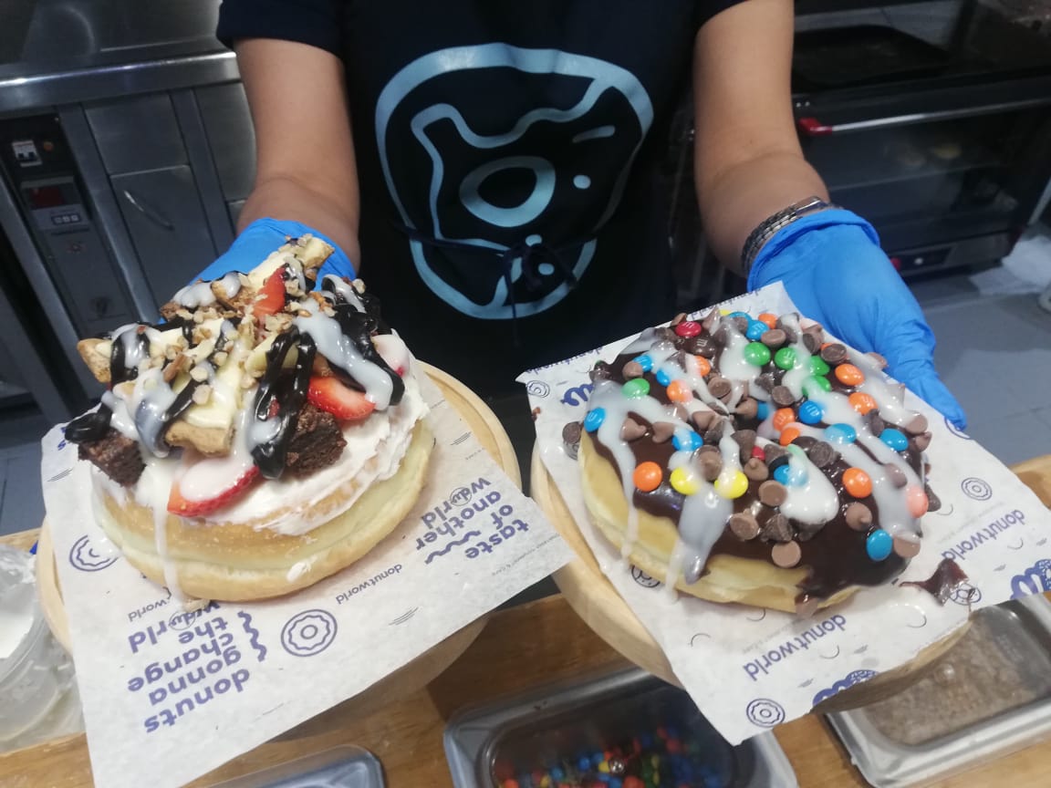 ¡Nueva forma de comer donas! Establecimiento lagunero permite que las ...