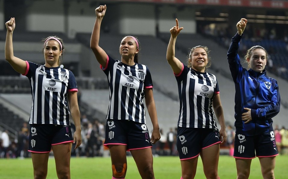 La razón por la cual Rayadas utiliza un escudo distinto al del equipo ...