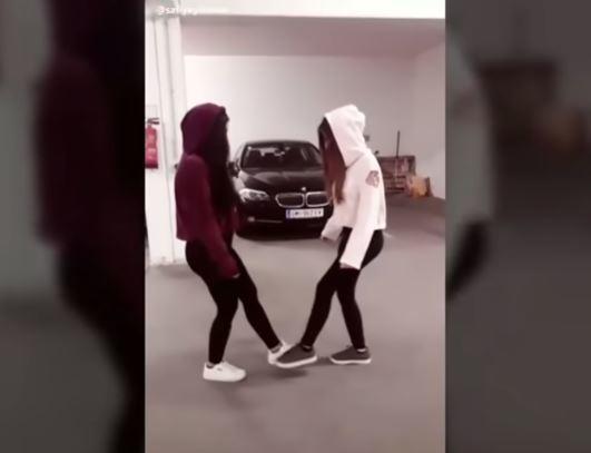 Mujer intenta hacer reto viral de TikTok y se rompe los tobillos | Telediario México