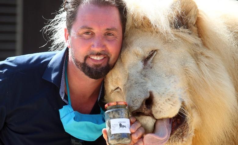 Zoológico vende excremento de león para el control de plagas ...