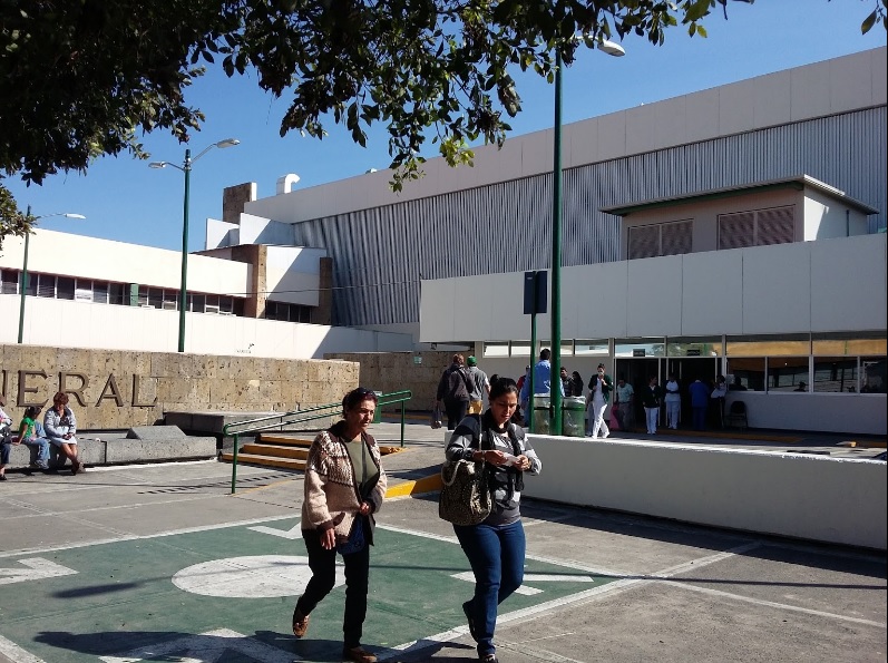 Protestan por hemodiálisis en Clínica 45 del IMSS | Telediario México