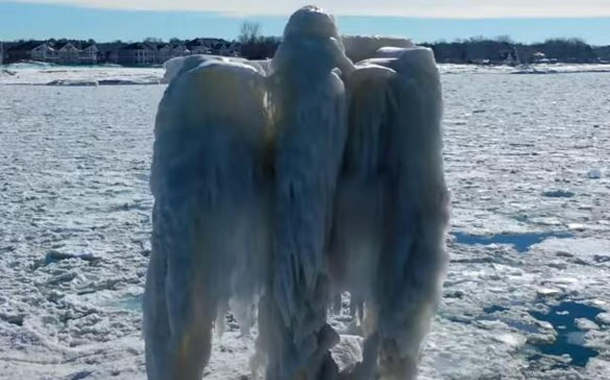 ¿Mensaje divino? Aparece misterioso 'ángel de hielo' en lago ...