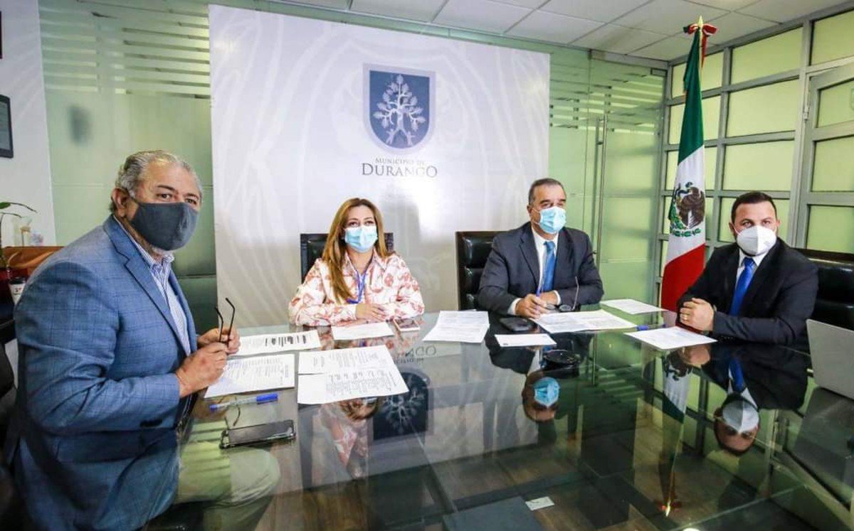 Toman protesta al 4 y 5 regidor del ayuntamiento de Durango en sesión ...