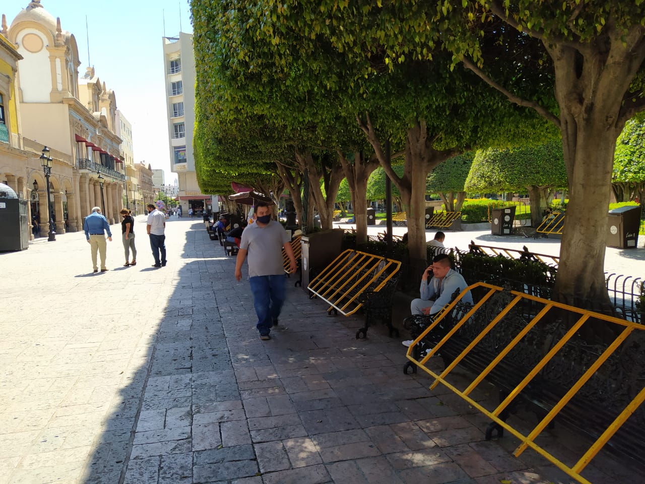 Así lucen las calles del Centro de León al inicio de la Semana Santa ...