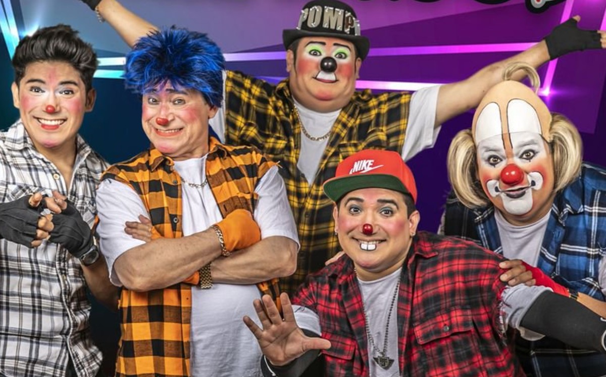 Sufren aparatoso accidente automovilístico Los Payasónicos | Telediario ...