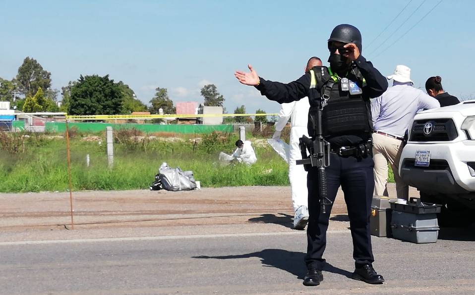 Localizan en Silao cuerpo envuelto en una lona | Telediario México