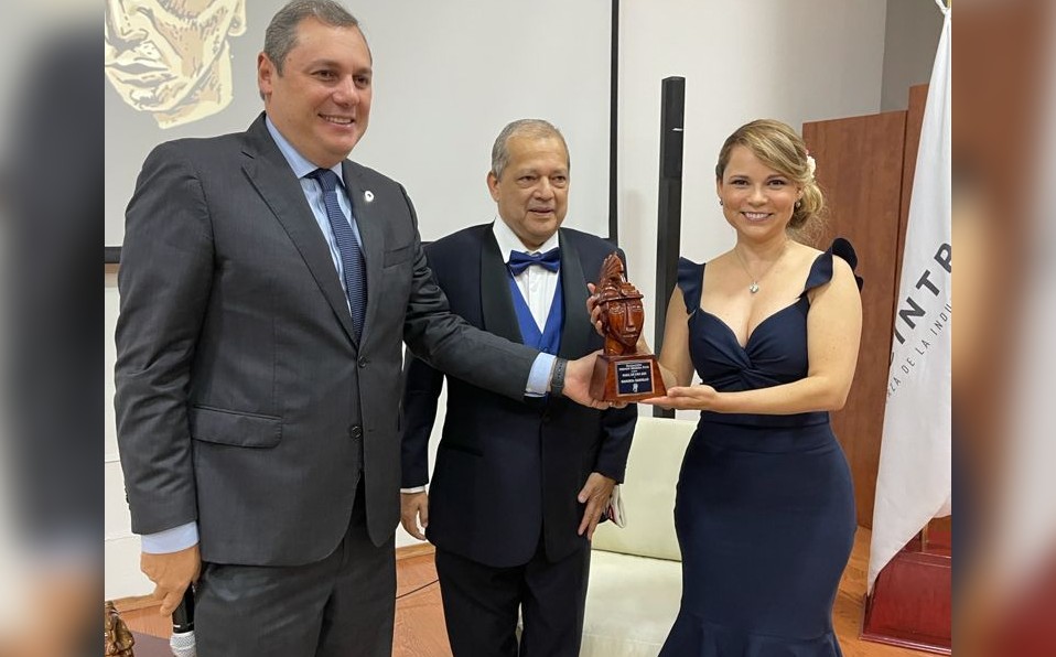 Recibe Marisol Castillo Galardón el Pakal de Oro | Telediario México