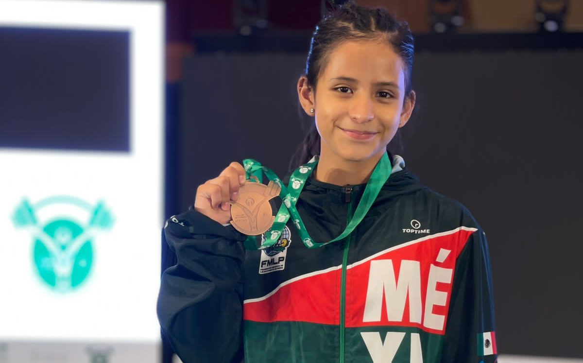 Alexa López consigue bronce en el Campeonato Mundial de Levantamiento ...