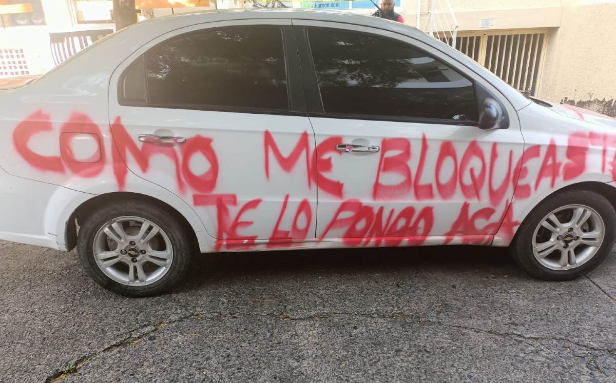 Mujer expone a su pareja por infiel y raya su auto | VIDEO| Telediario ...