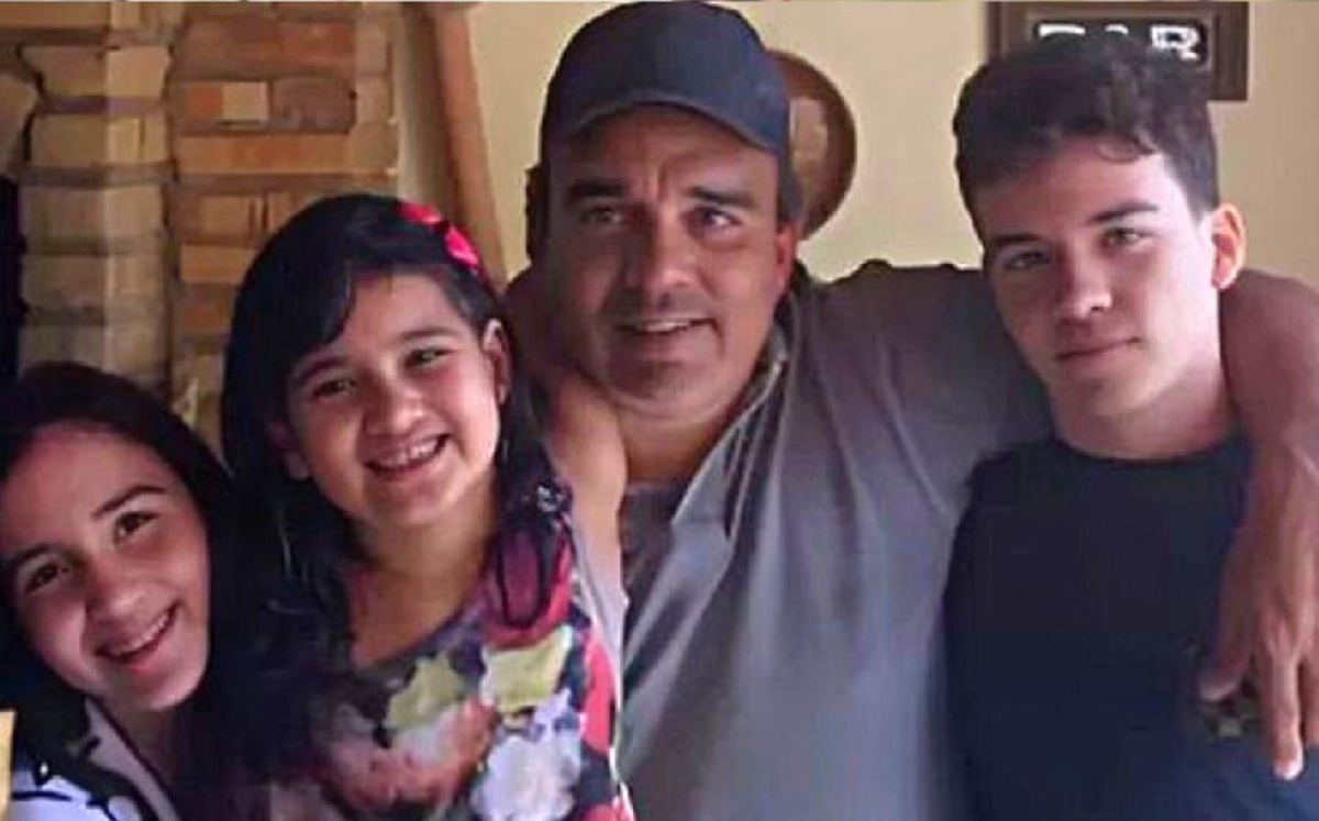 Hombre pierde a sus hijos en cuatro años por enfermedad que les heredó ...
