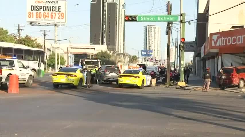 Choque en avenida Madero y Simón Bolívar deja 5 lesionados| Telediario México