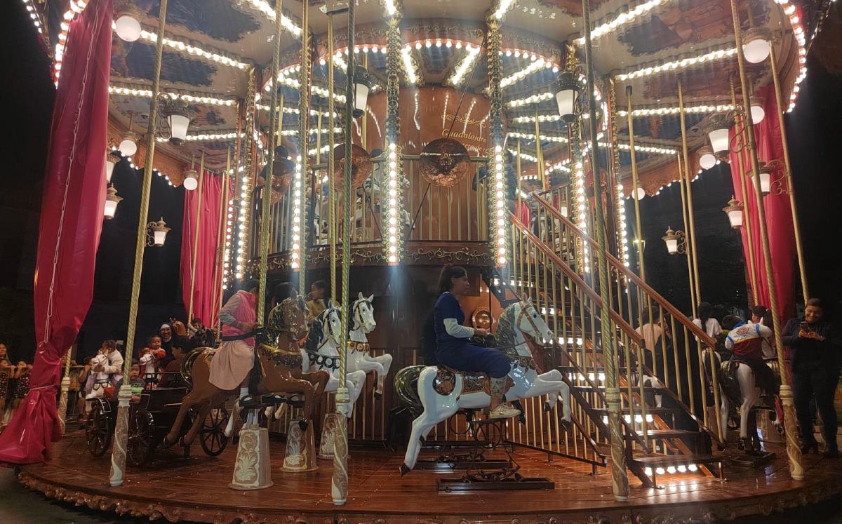 Inauguran el Carrusel Tapatío en Guadalajara, ¡es gratis!| Telediario ...