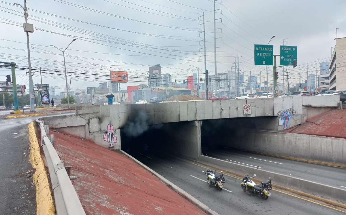 Reportan incendio de puente en avenida Gonzalitos, Monterrey ...