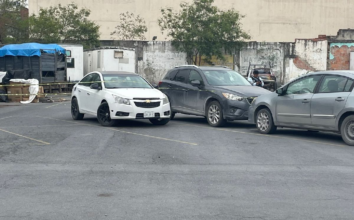 Resguardan tres autos con reporte de robo en Monterrey| Telediario México
