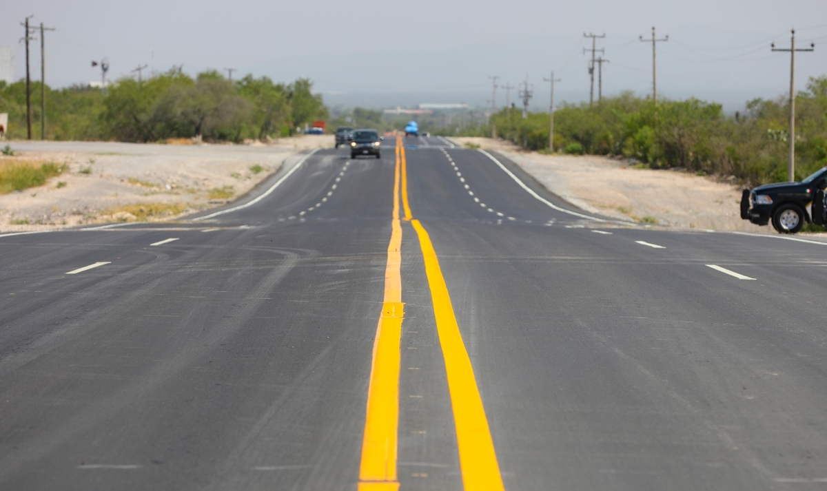 Inauguran tramo 1 de carretera en Salinas Victoria| Telediario México