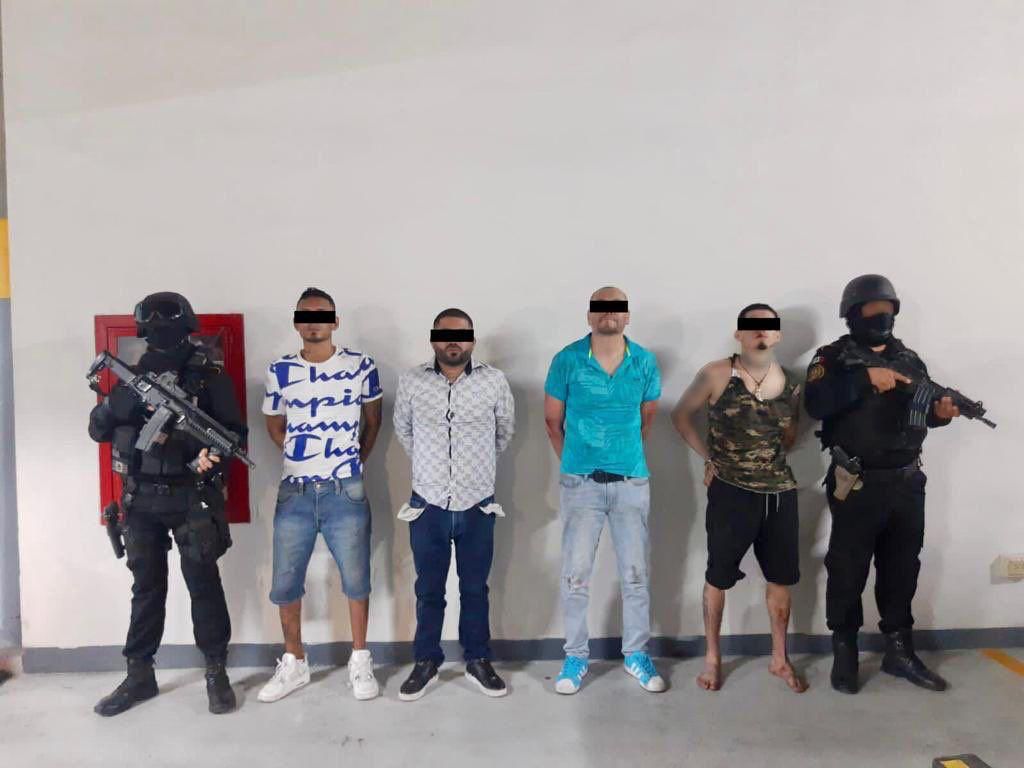 Detienen A 4 Personas Con Armas Y Drogas Al Norte De Monterrey