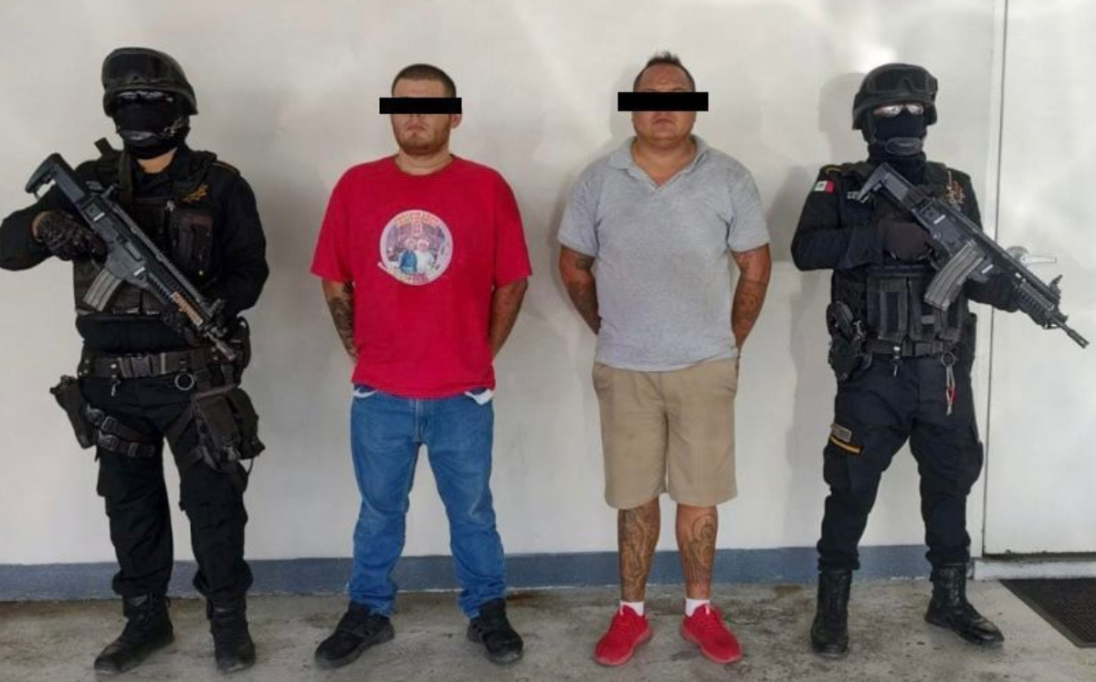 Fuerza Civil detienen a 2 hombres con armas y drogas en Monterrey| Telediario México