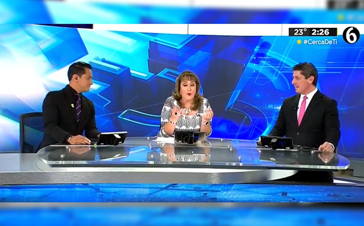 Luis Carlos y Erik Solheim le dan beso a la licenciada María Julia ...